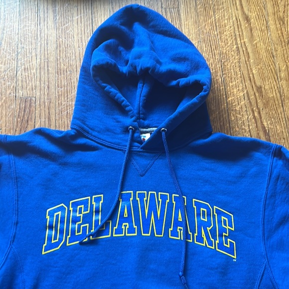 Russell Athletic | Tops | University Of Delaware Hoodie Medium | Poshmark